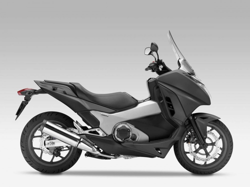 ΒΟΛΤΑΡΟΥΜΕ ΜΕ ΕΝΑ HONDA NC750 INTEGRA – carzine.gr