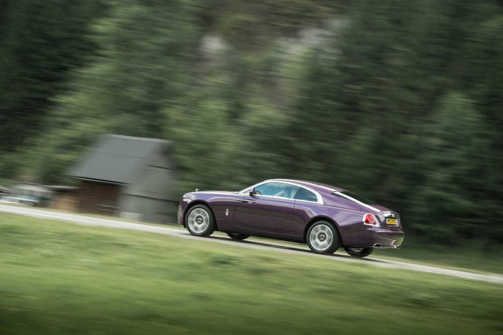 ROLLS ROYCE WRAITH – carzine.gr
