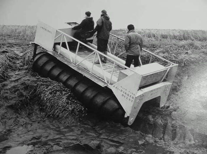 ΑΠΙΣΤΕΥΤΟ ΡΩΣΙΚΟ ΣΤΡΑΤΙΩΤΙΚΟ ΟΧΗΜΑ ΧΩΡΙΣ ΡΟΔΕΣ Ή ΕΡΠΥΣΤΡΙΕΣ ΓΙΑ ΤΑ ...