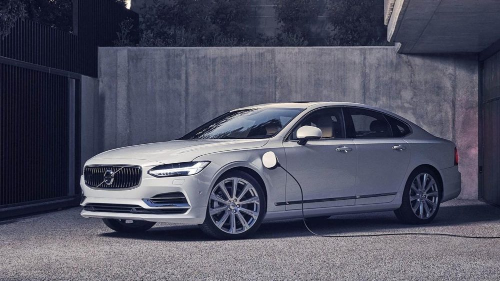 H Volvo προσφέρει δωρεάν ηλεκτρικό ρεύμα για όλα τα plug-in υβριδικά ...