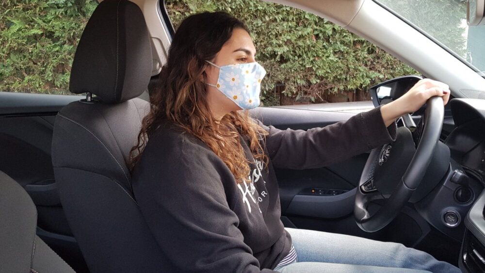 Πότε πρέπει να φοράμε μάσκα στο αυτοκίνητο; - carzine.gr