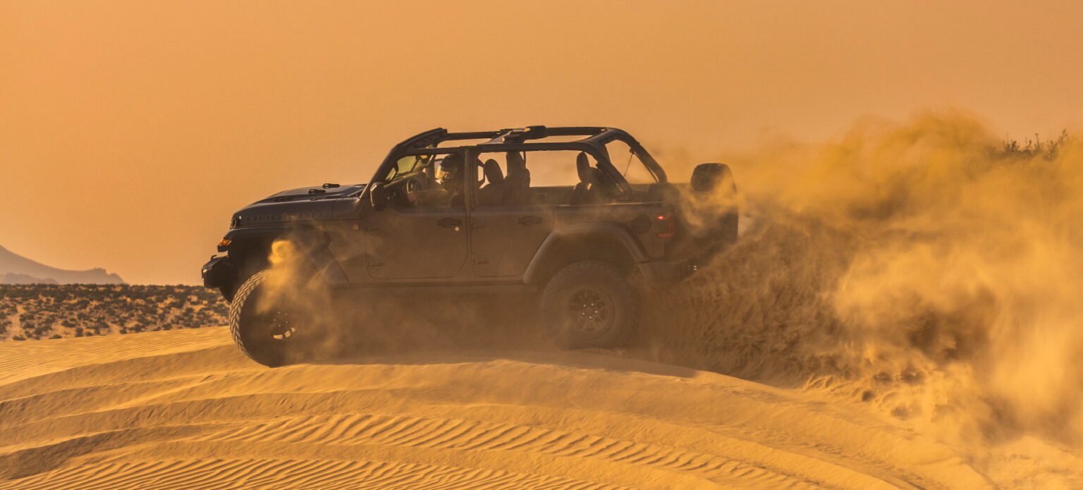 Jeep Wrangler Beach Edition: Surf in USA! - carzine.gr