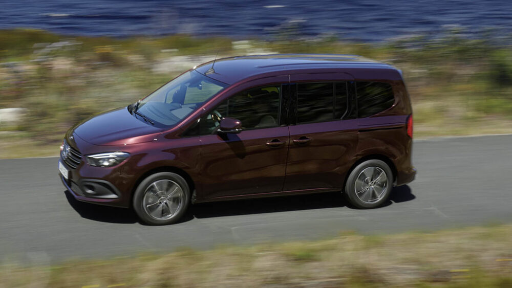 Eπίσημο: Αυτή είναι η νέα Mercedes-Benz T-Class - carzine.gr