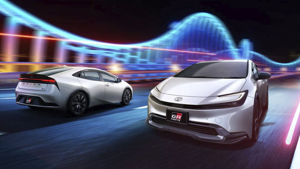 Toyota Prius: Ετοιμάζεται και σπορ έκδοση GR - carzine.gr