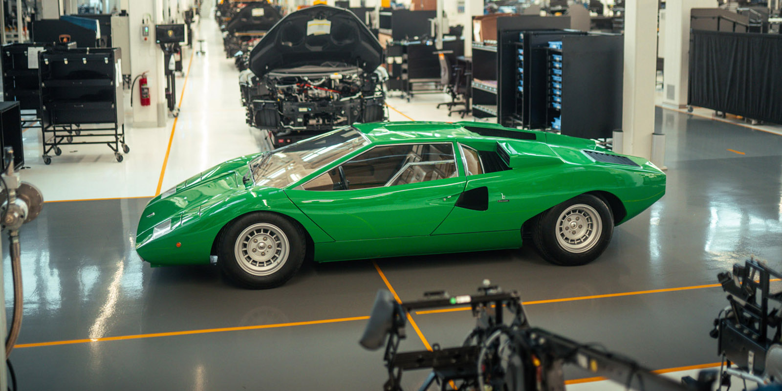 Lamborghini: 50 χρόνια από την παραγωγή της πρώτης Countach! - carzine.gr